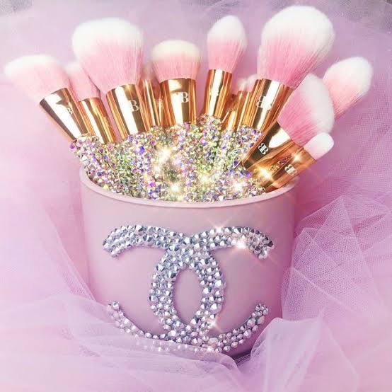 About – Glam Queen